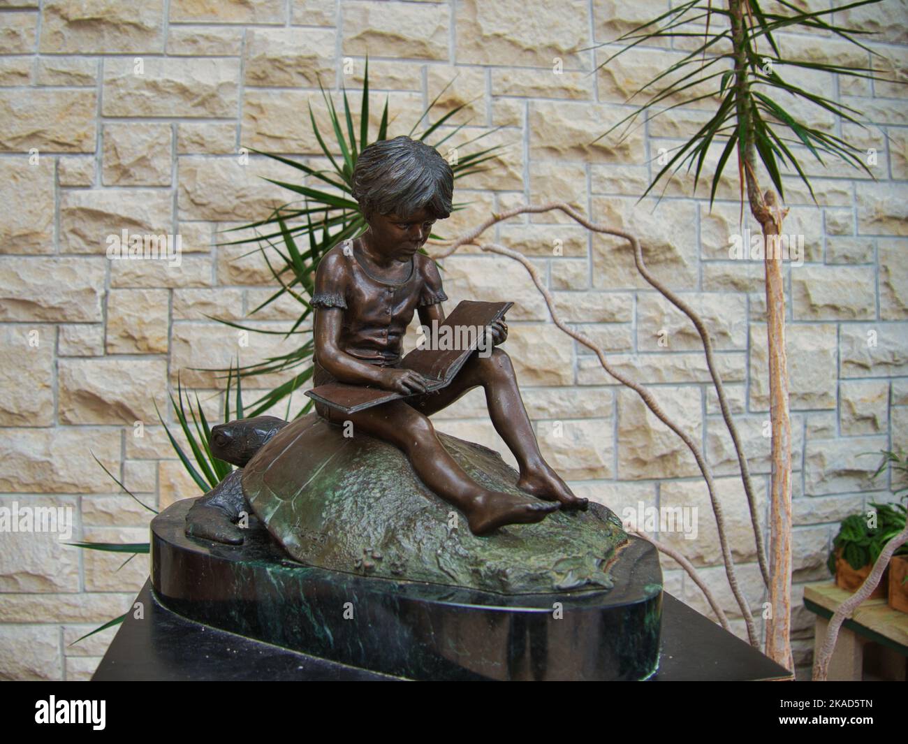 The sculptures by Tom Corbin at Ewing and Muriel Kauffman Memorial ...