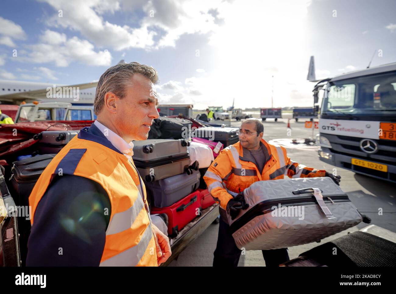 SCHIPHOL - Netherlands, 2022-11-02 11:40:49 SCHIPHOL - Mark Harbers ...