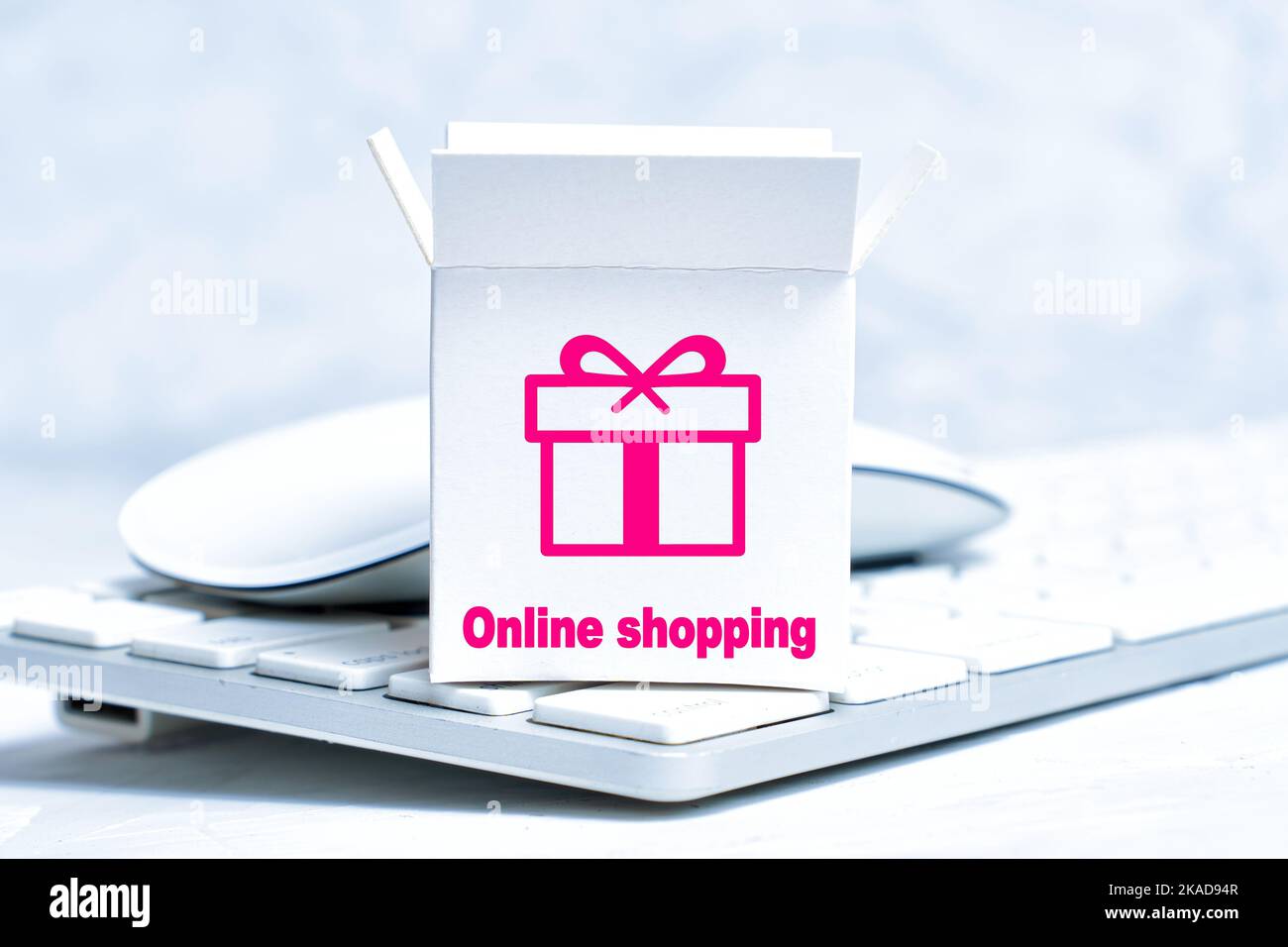 Gift symbol on keyboard hi-res stock photography and images - Alamy