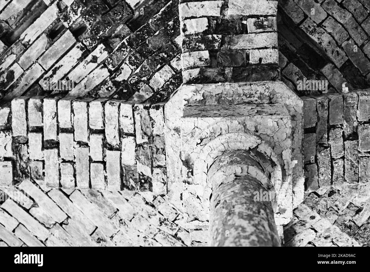 Ceiling made of old bricks and a pillar Stock Photo - Alamy