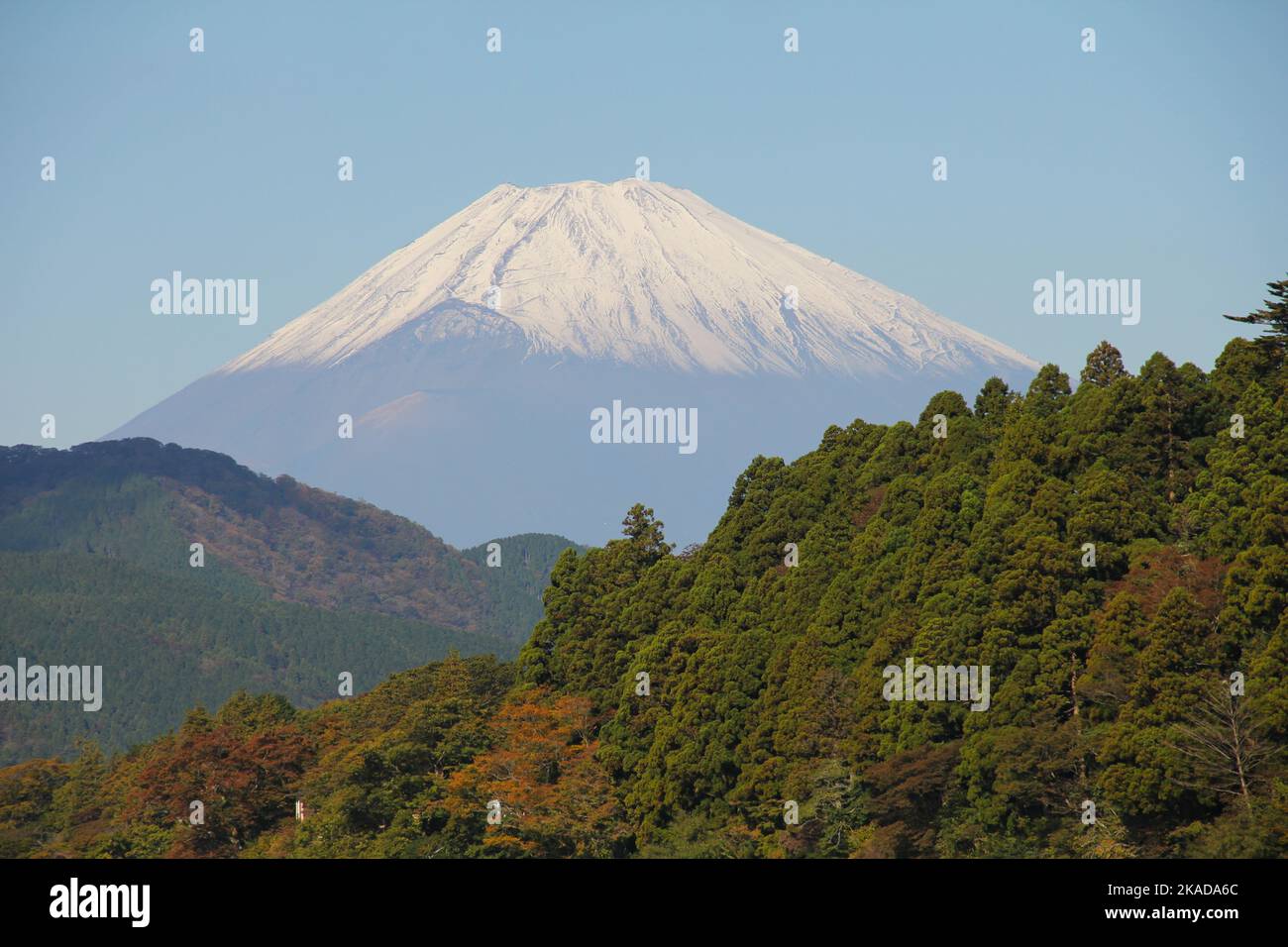 Mount Fuji seen from lake Ashinoko in Hakone on a clear day in fall ...
