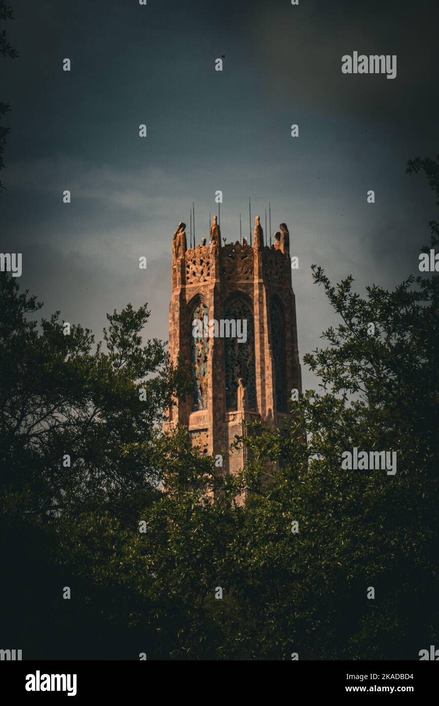 Statues surrounded by beautiful sky hi-res stock photography and images ...