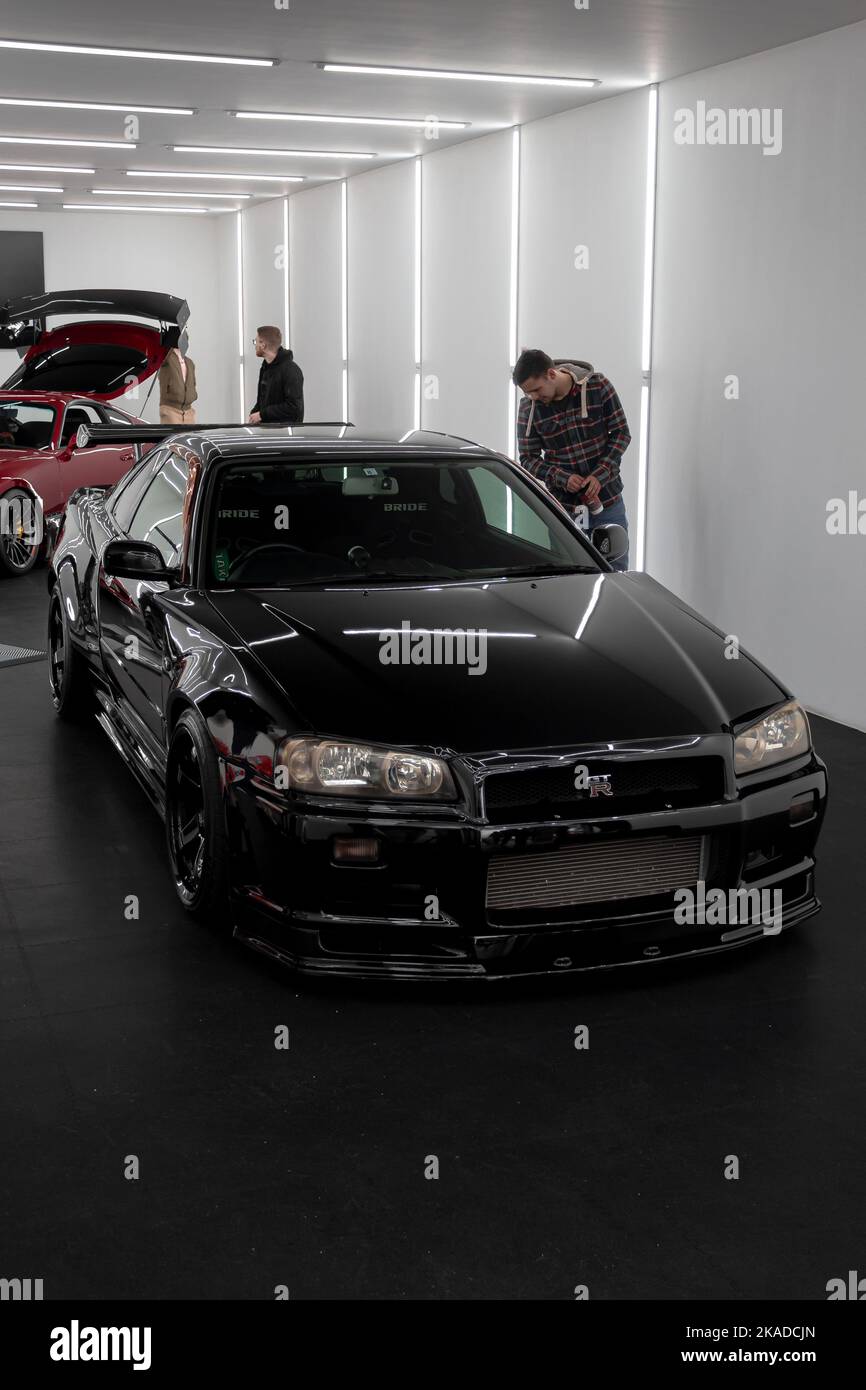 Gt r r34 hi-res stock photography and images - Alamy