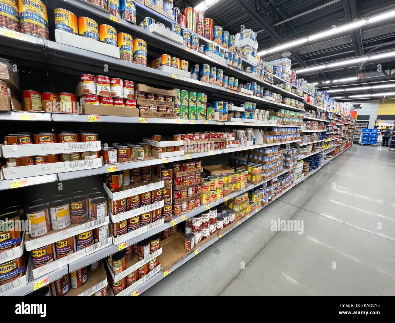 Walmart store interior hi-res stock photography and images - Alamy