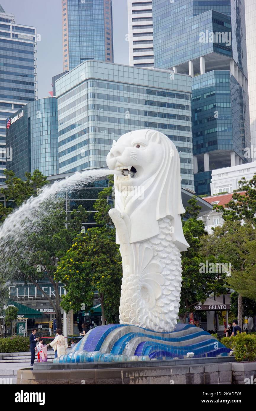 A view of the Merlion Statue of Singapore in the morning Stock Photo ...