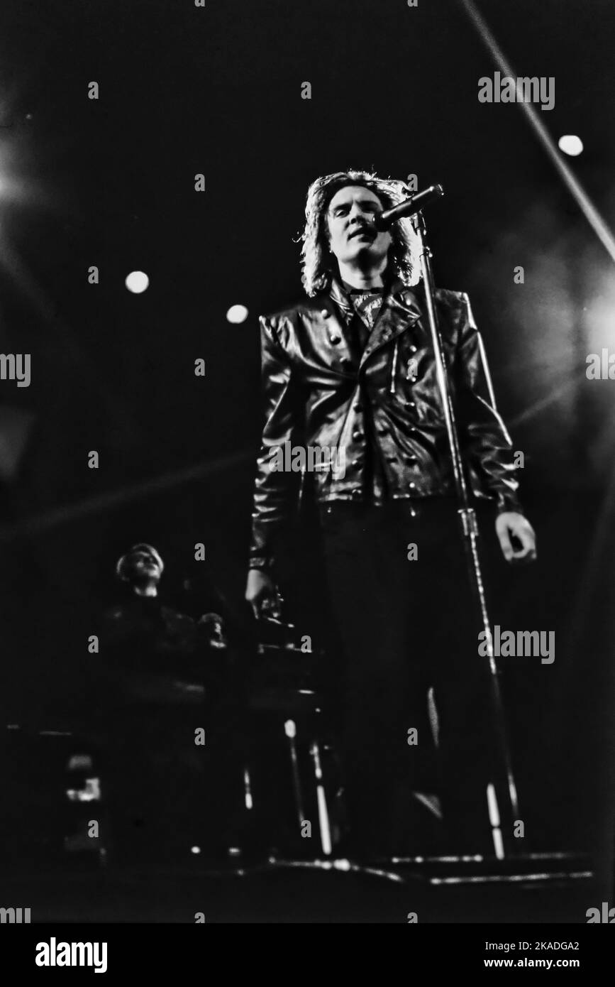 Duran Duran's lead singer Simon Le Bon on stage in rome in 1988 Stock ...