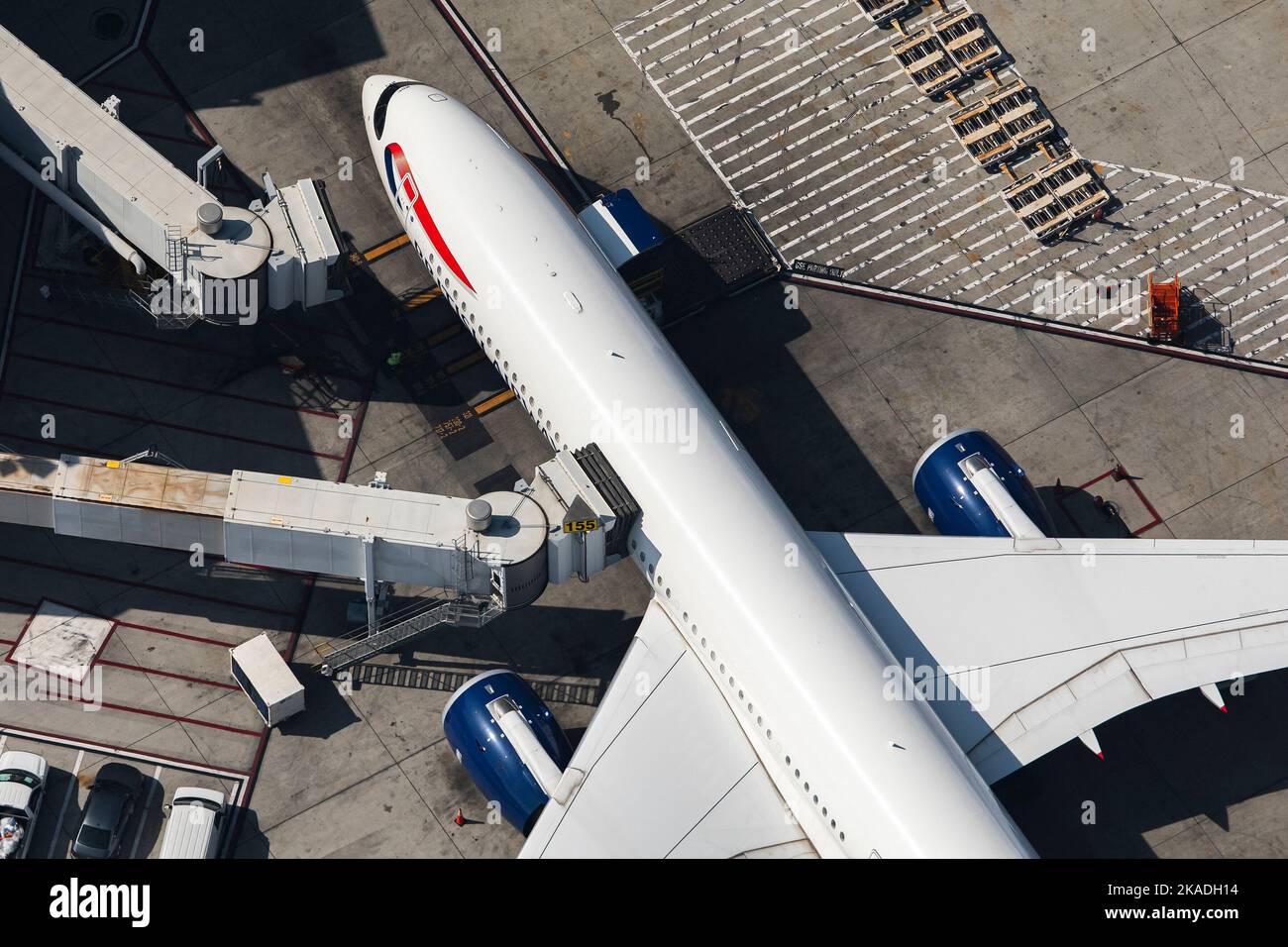 AIRBUS A350-1000 BRITISH AIRLINES The most heavy airport of the world ...