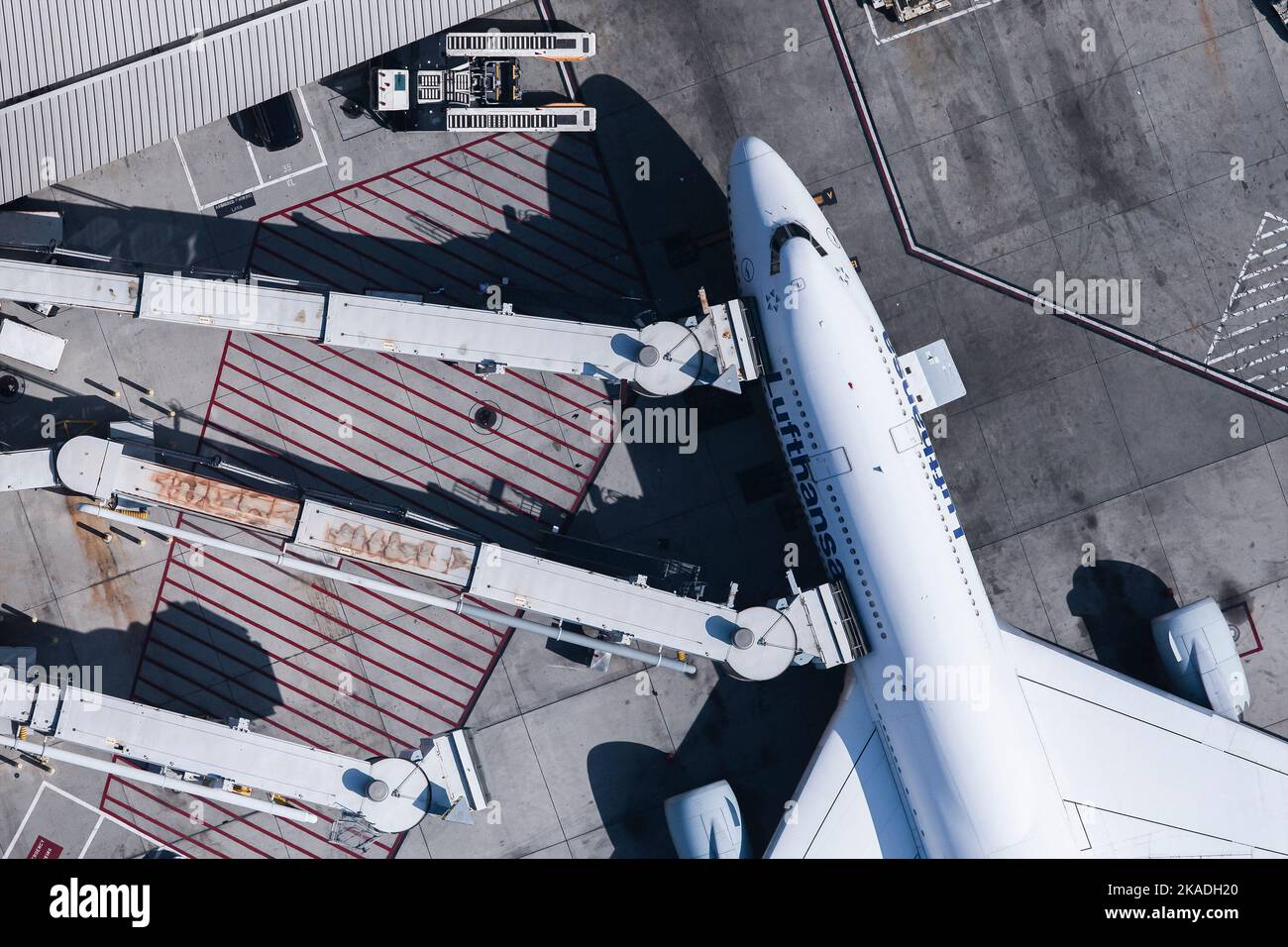 Heavy Aircraft, Boeinf 747-8 arriving from Franckfurt. The most heavy ...