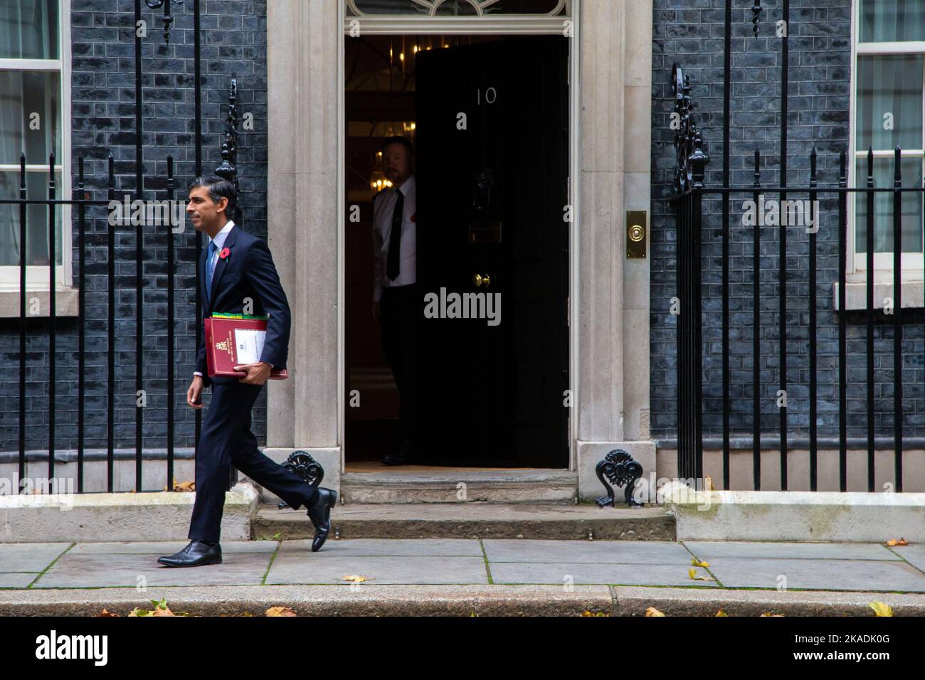 London, England, UK. 2nd Nov, 2022. UK Prime Minister RISHI SUNAK leaves 10 Downing Street ahead ...