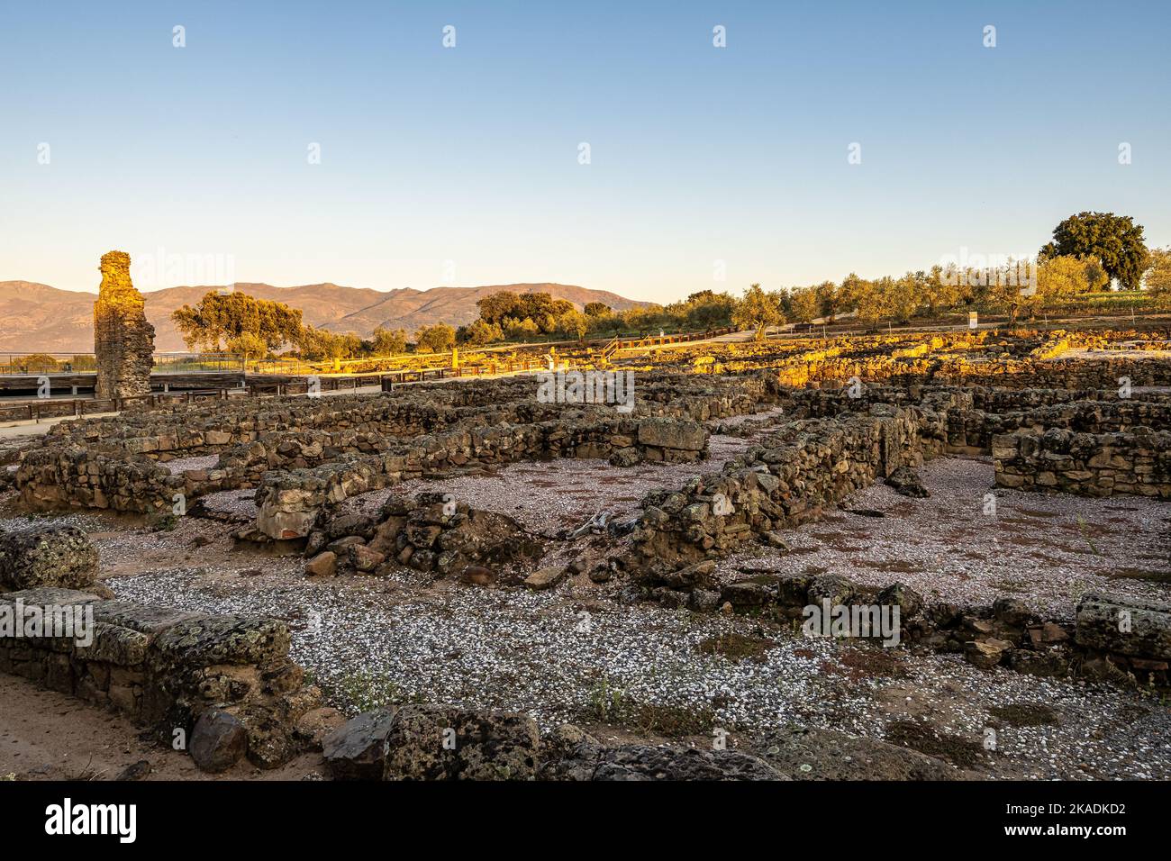 Ruinas romanas de caparra hi-res stock photography and images - Alamy