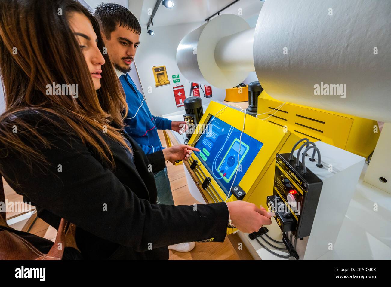 London, UK. 2nd Nov, 2022. The opportunity to practice fixing a wind ...
