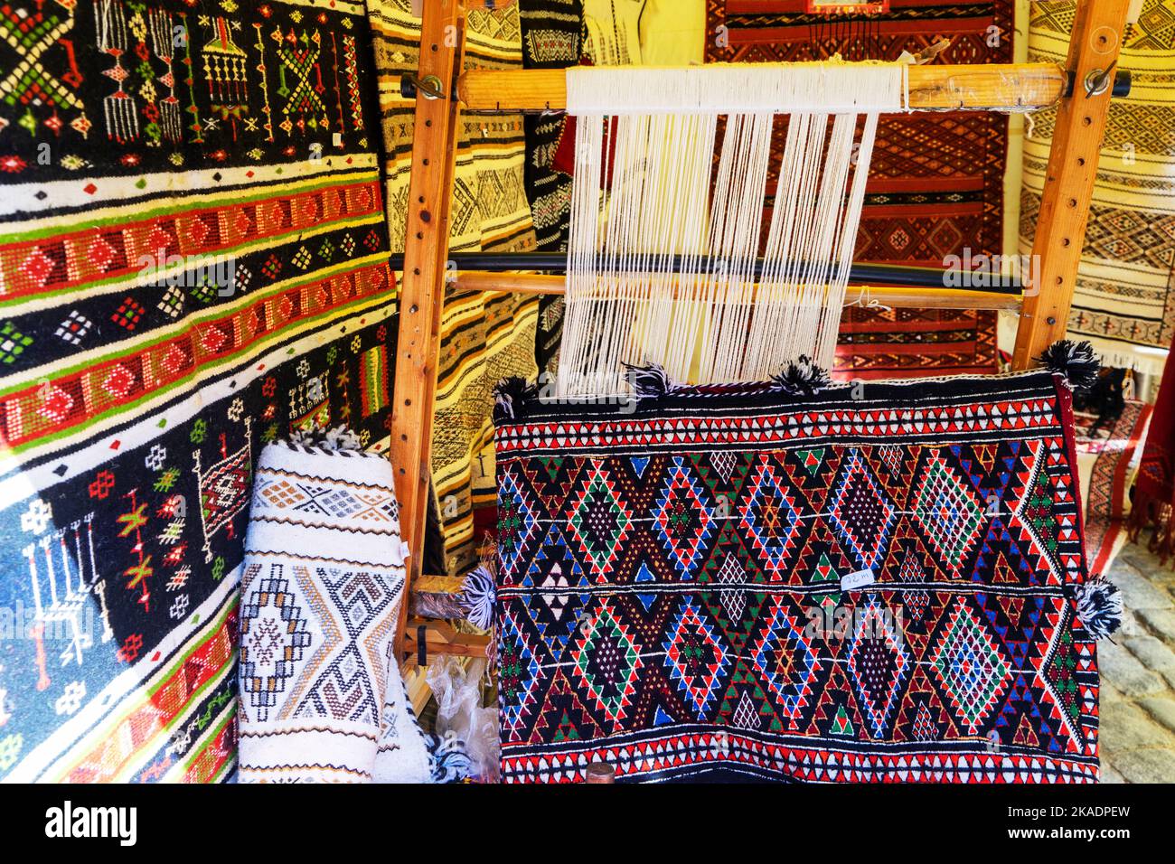 Vintage loom vertical hi-res stock photography and images - Alamy