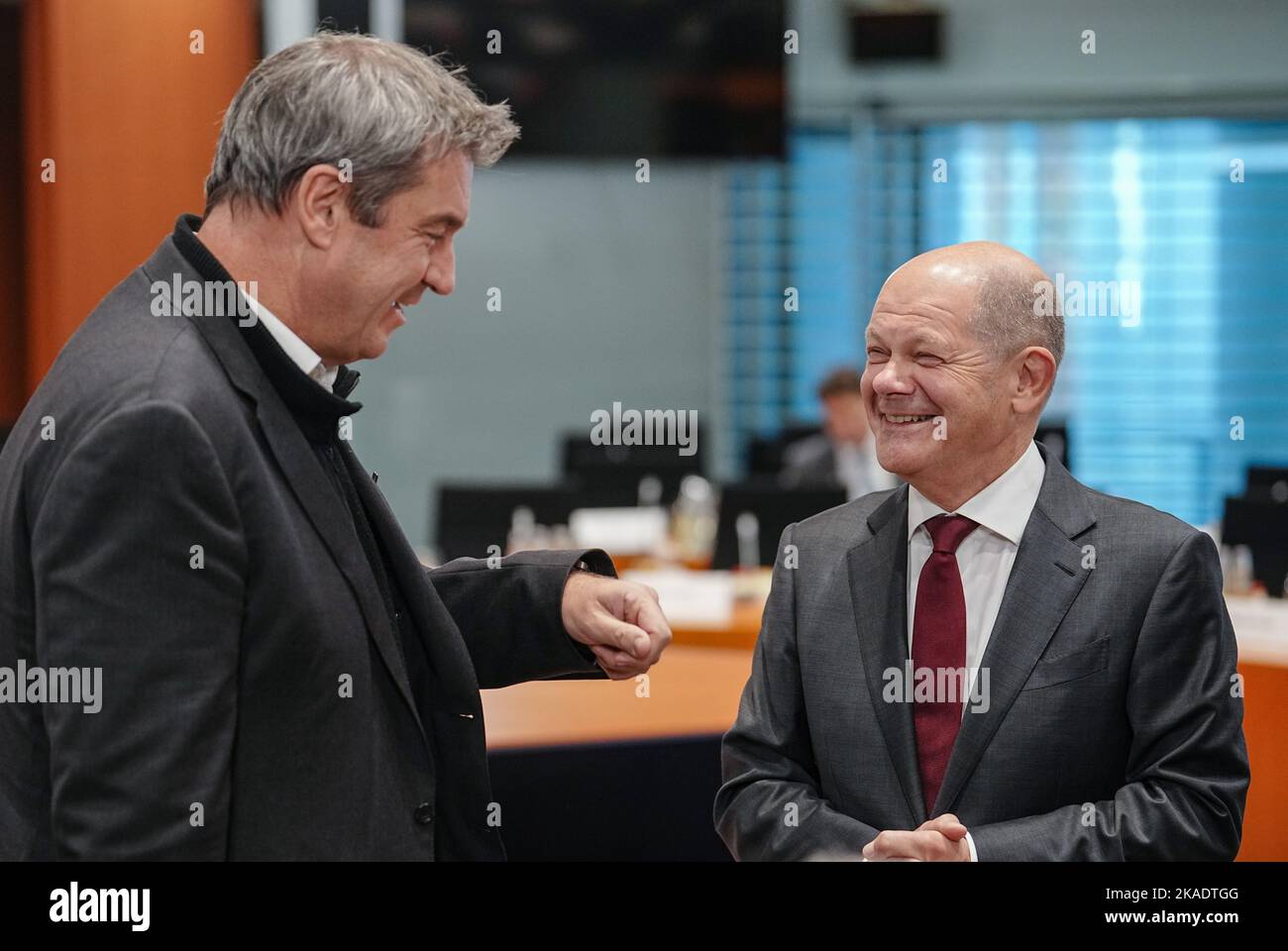 Berlin, Germany. 02nd Nov, 2022. German Chancellor Olaf Scholz (vl, SPD ...