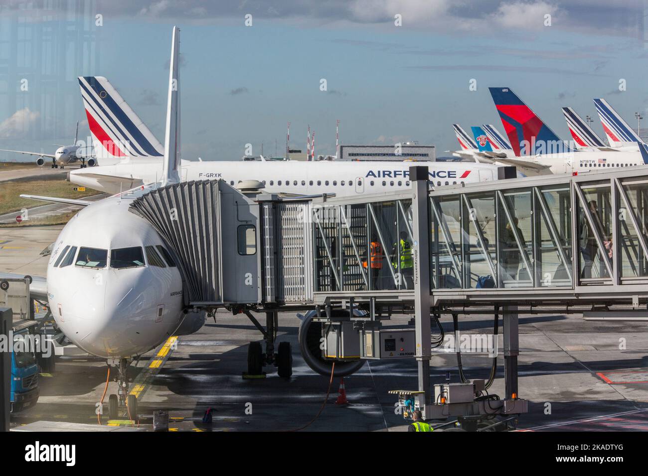 ROISSY CHARLES DE GAULLE AIRPORT AIR FRANCE PLANES Stock Photo - Alamy
