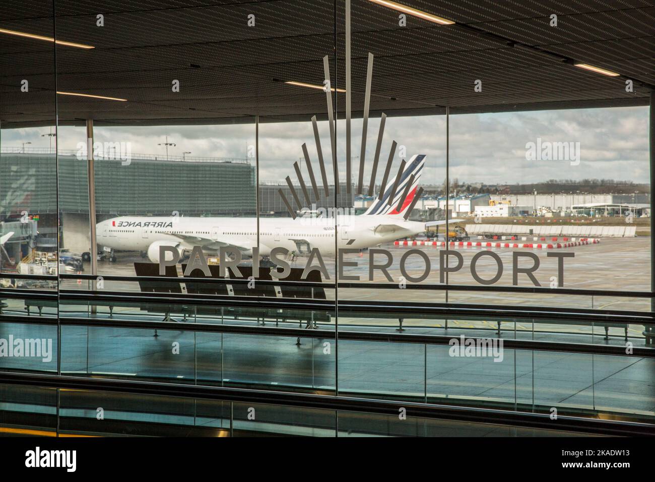 ROISSY CHARLES DE GAULLE AIRPORT AIR FRANCE PLANES Stock Photo - Alamy