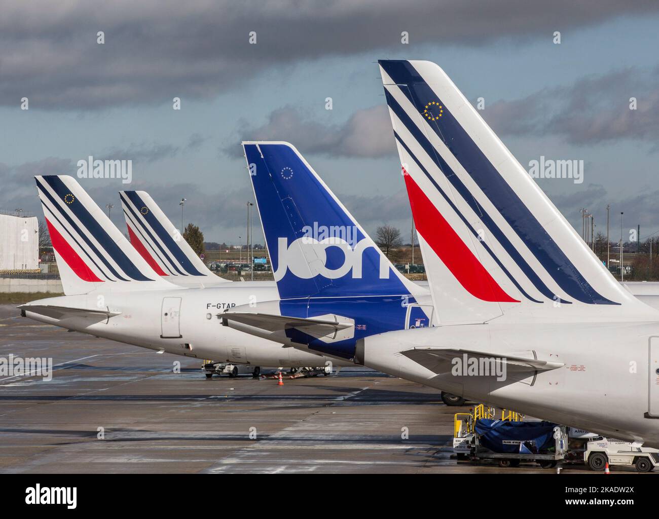 ROISSY CHARLES DE GAULLE AIRPORT AIR FRANCE PLANES Stock Photo - Alamy