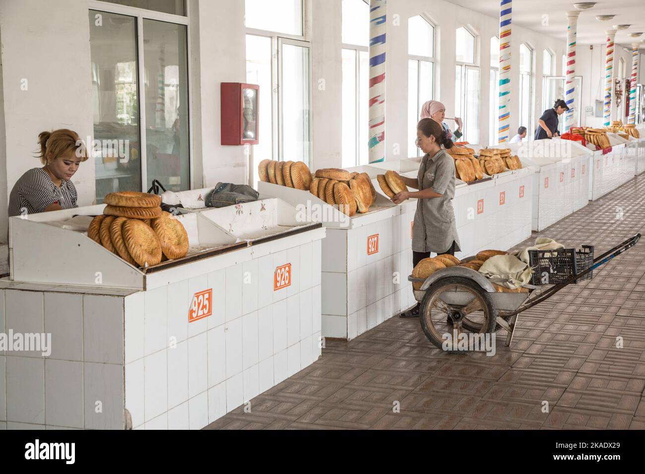 Tashkent bread market hi-res stock photography and images - Alamy