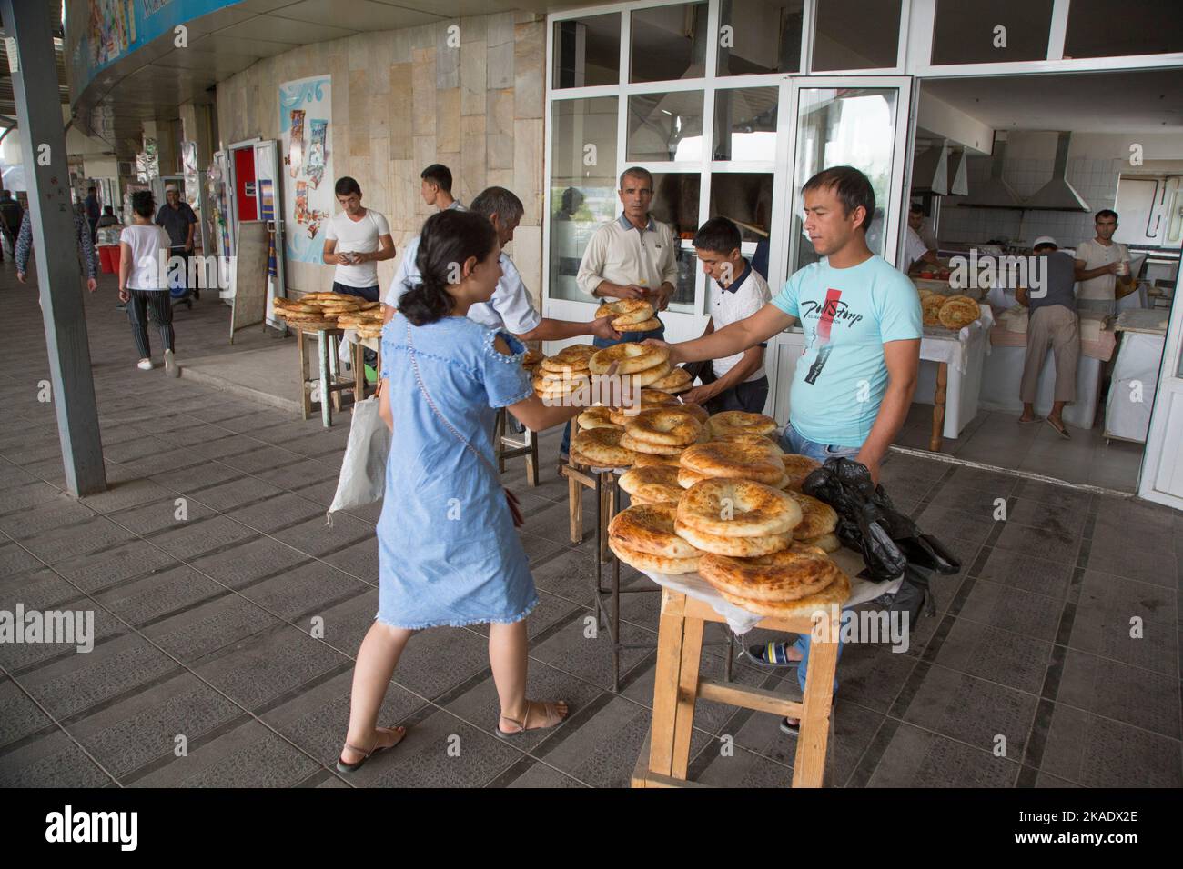 Tashkent bread market hi-res stock photography and images - Alamy