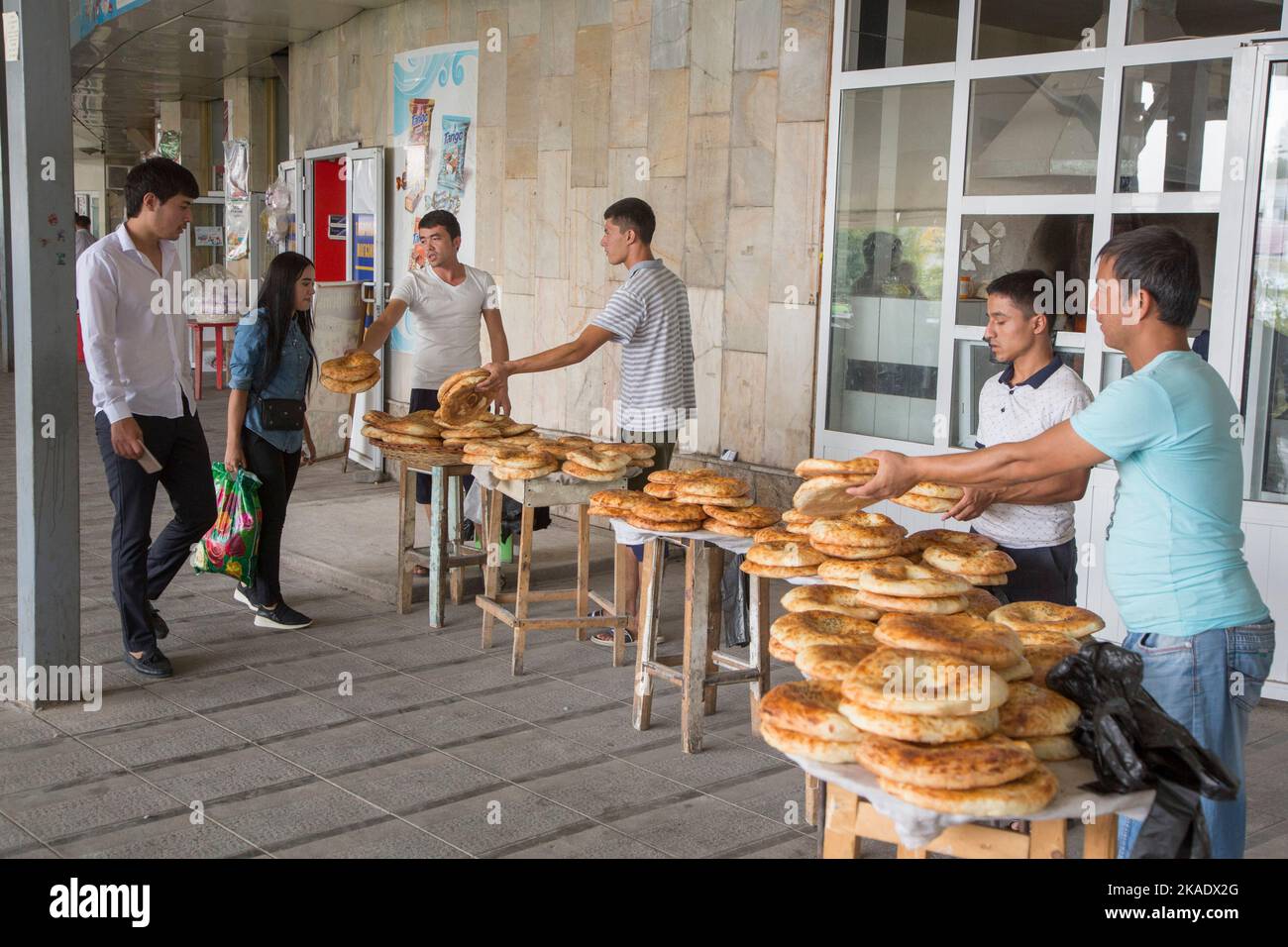 Tashkent bread market hi-res stock photography and images - Alamy
