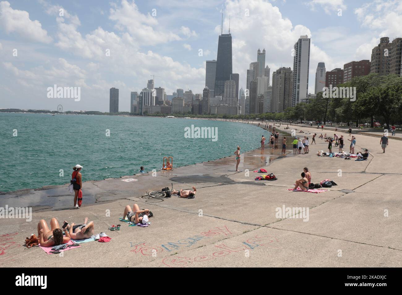Oak street chicago beach hi-res stock photography and images - Alamy