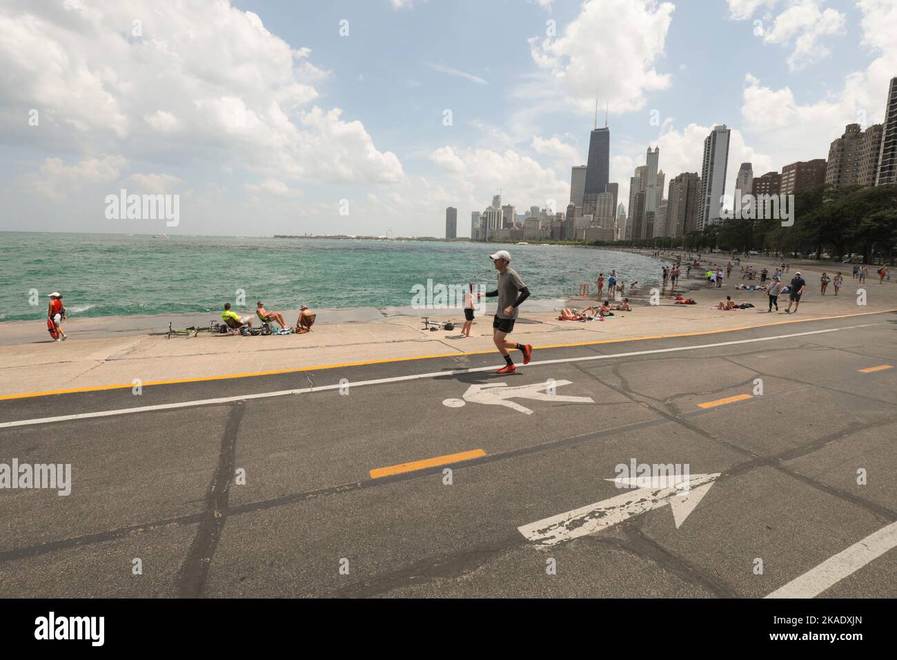 Oak street beach chicago illinois hi-res stock photography and images ...