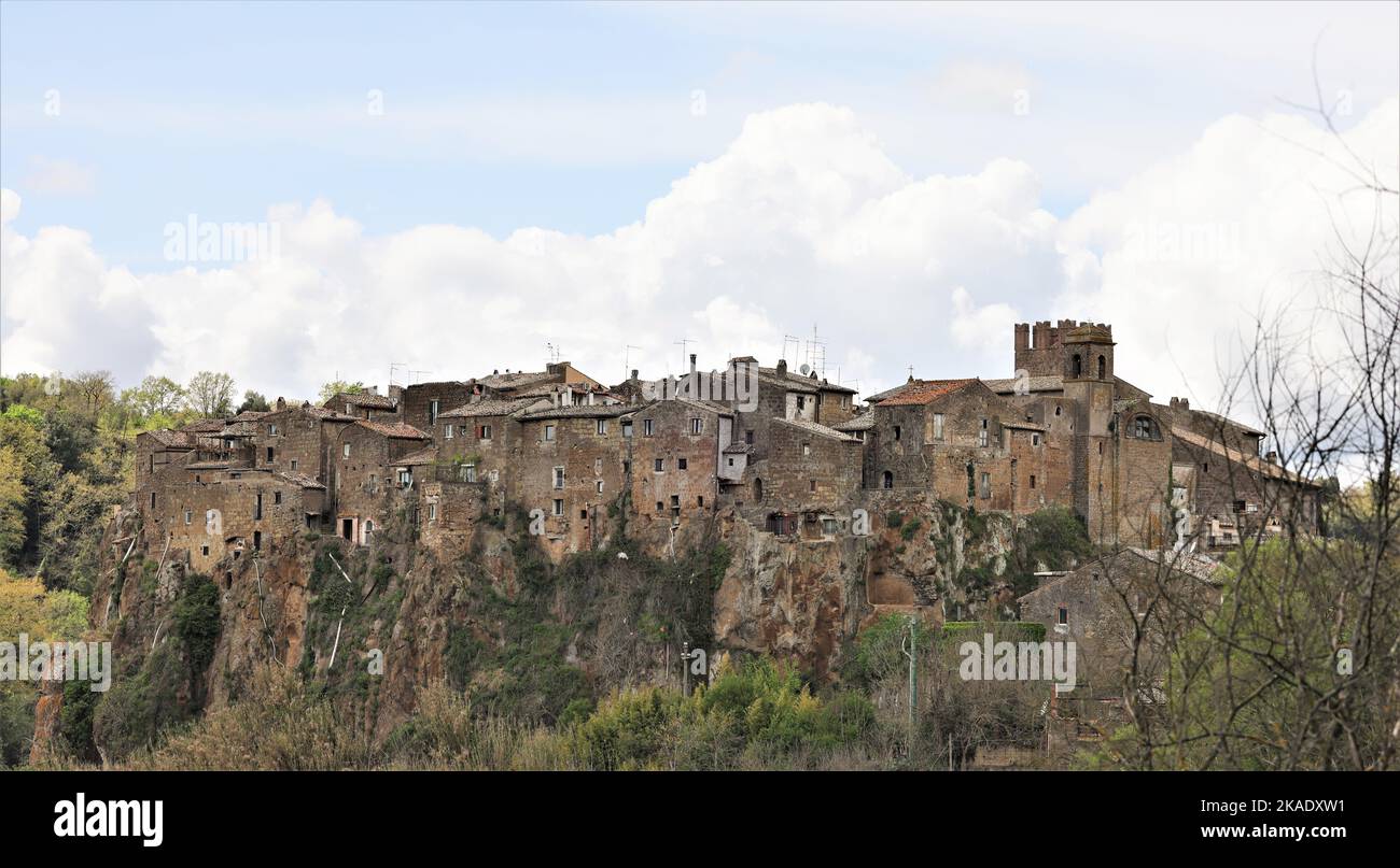 The Calcata- the bohemian soul of an old traditional Italian village ...