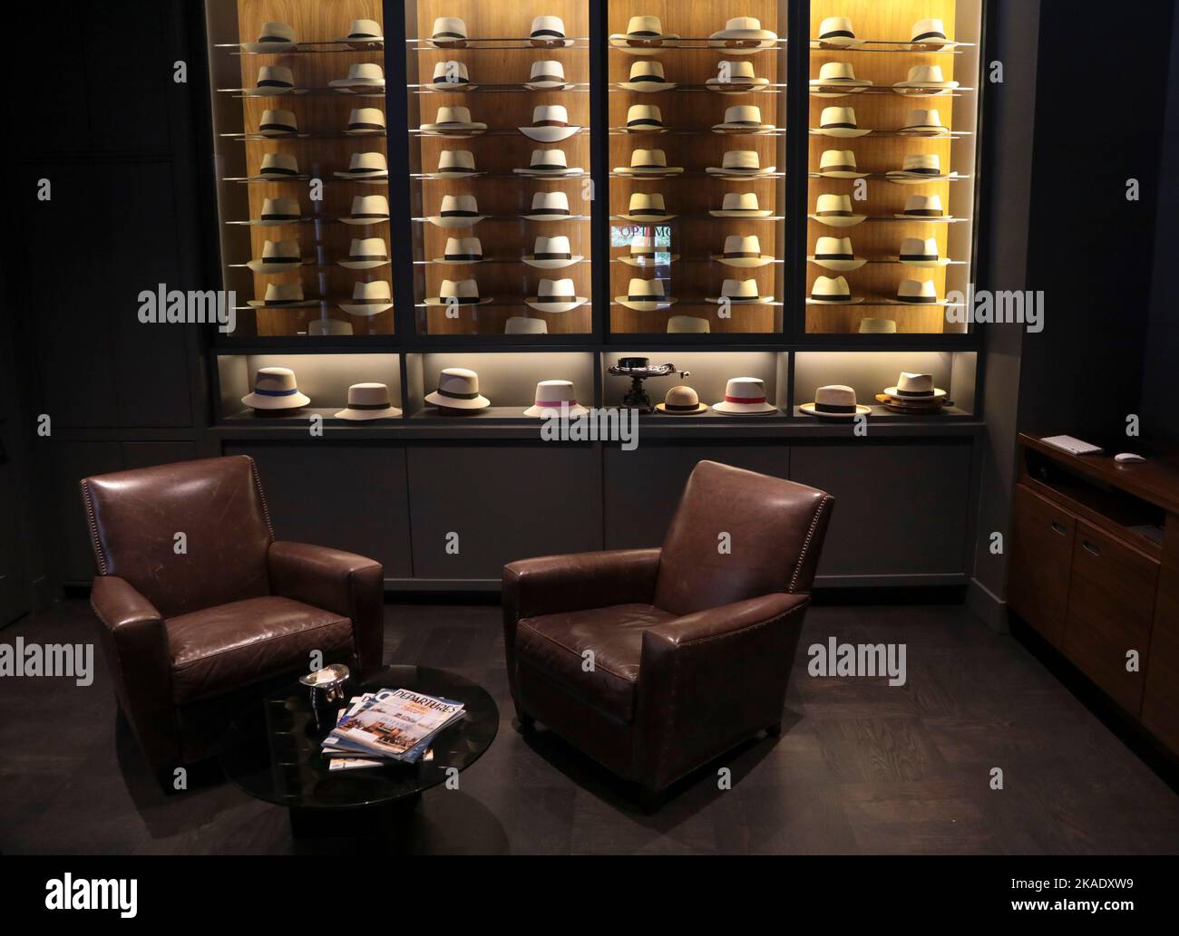 Hats showroom hi-res stock photography and images - Alamy
