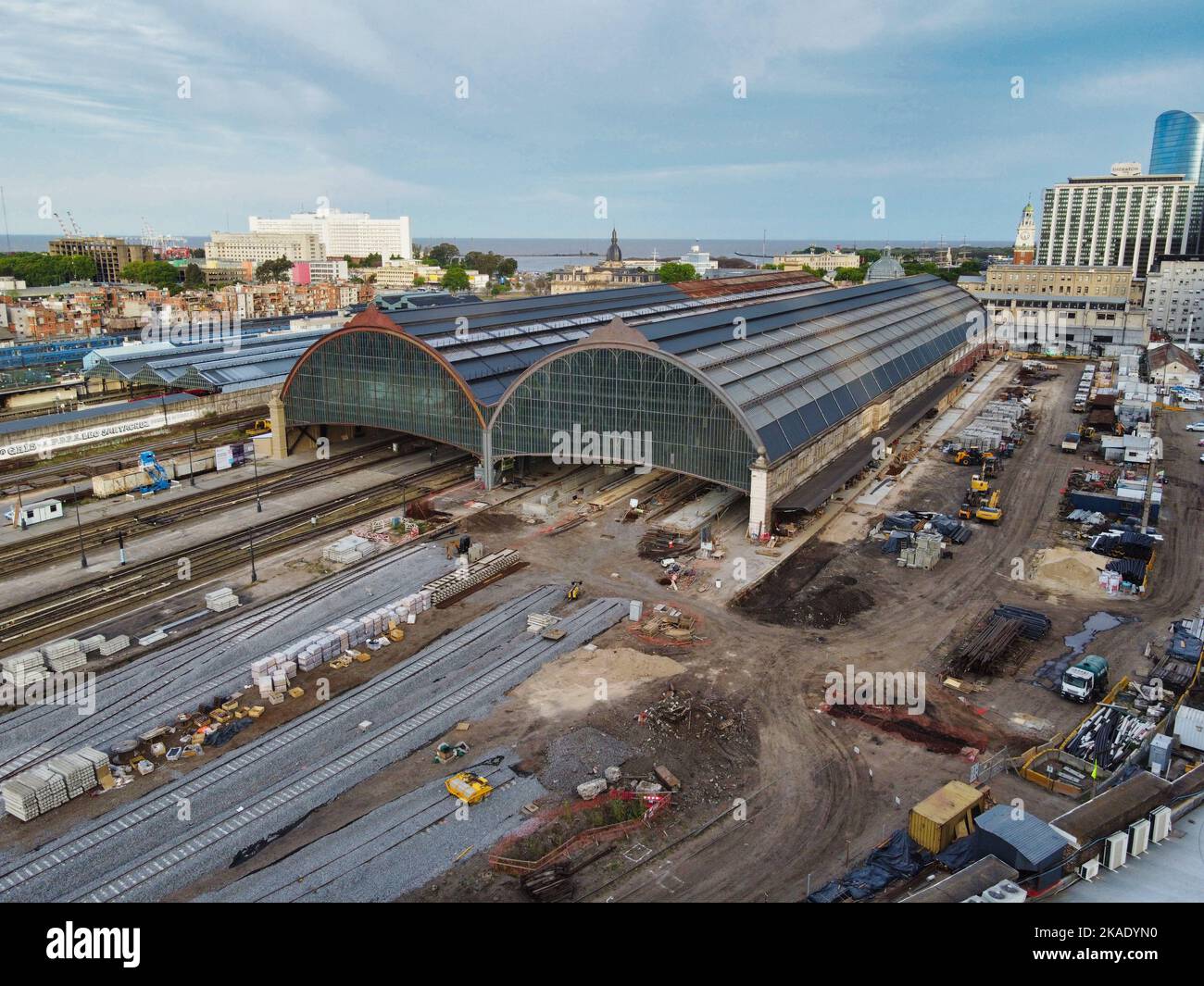 Retiro Mitre station track renovation works Stock Photo - Alamy