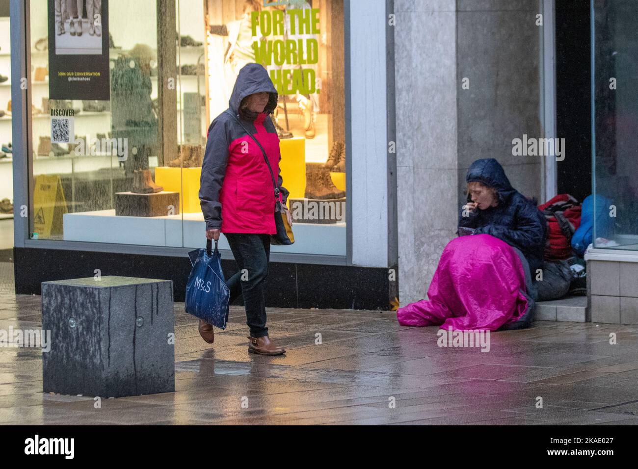 Homeless busking uk hi-res stock photography and images - Alamy