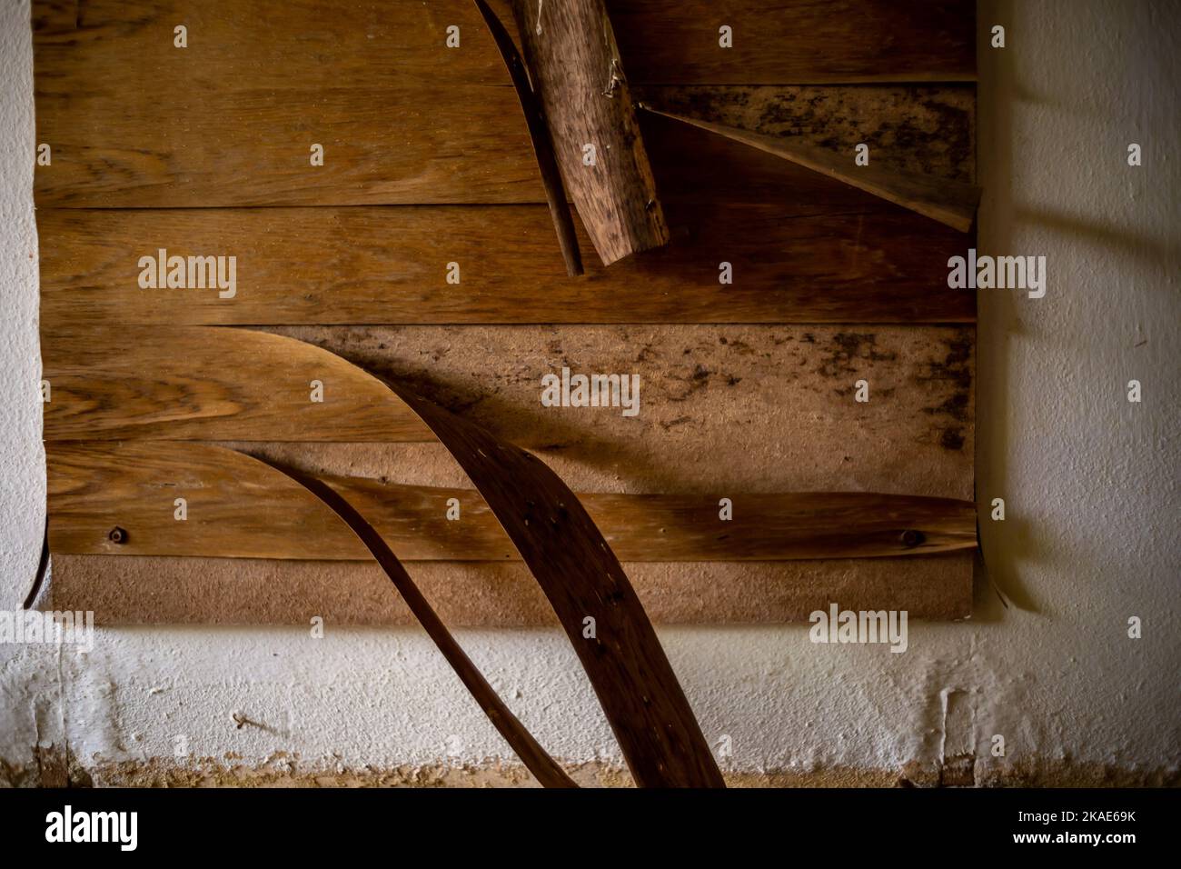 Pinned to a wall hi-res stock photography and images - Alamy