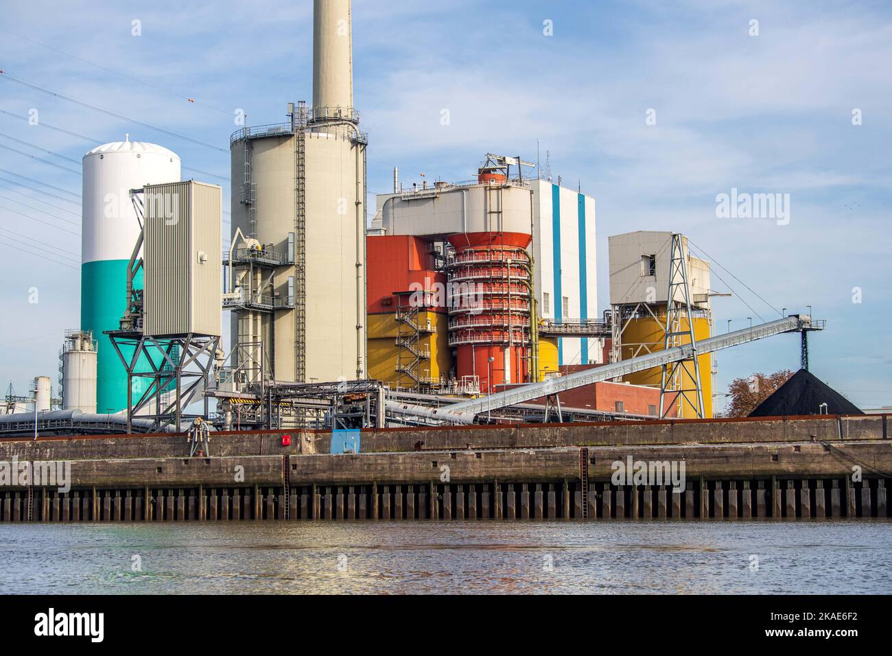 Bremen, Germany. 27th Oct, 2022. The Onyx Power Group's Farge power ...