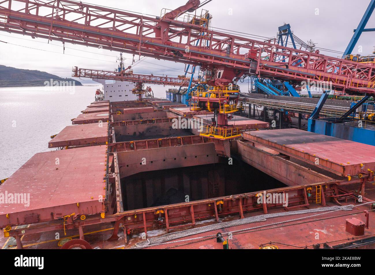 Mooring with ship and technics for an overload of loose cargoes Stock ...