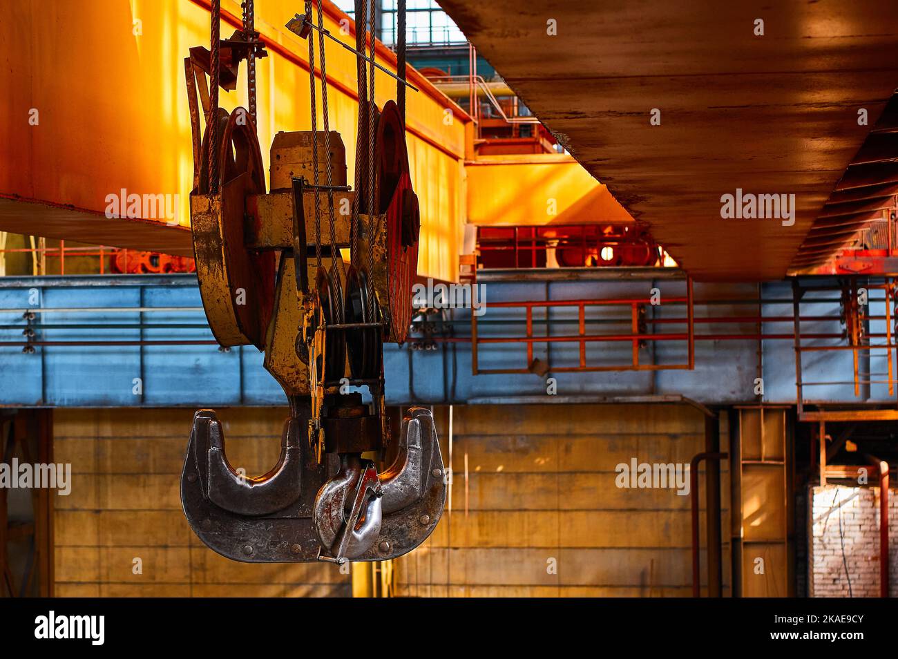 Hook suspension of an overhead crane Stock Photo - Alamy