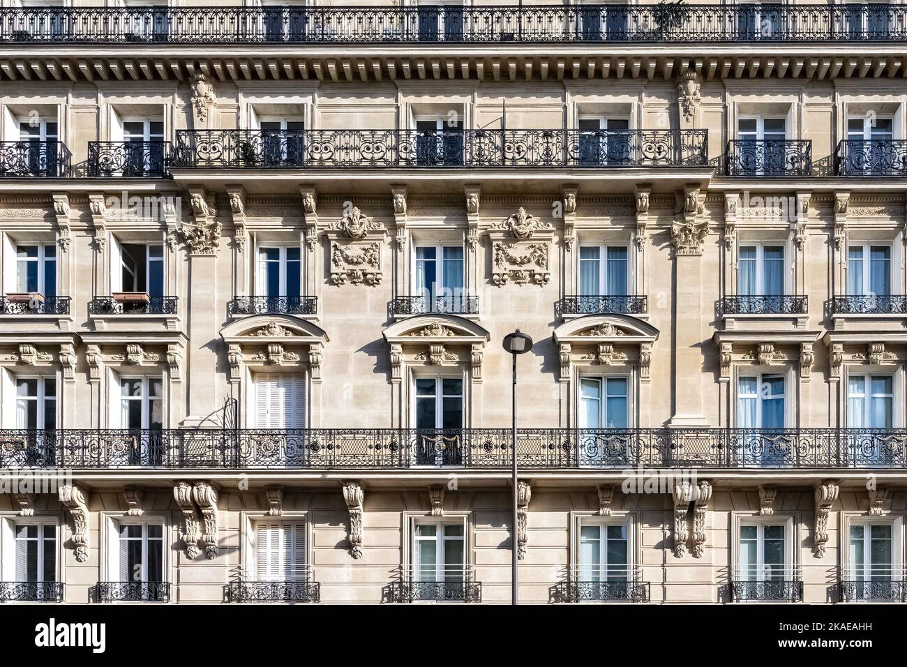 Paris, beautiful building boulevard de Courcelles, in a luxury district Stock Photo - Alamy