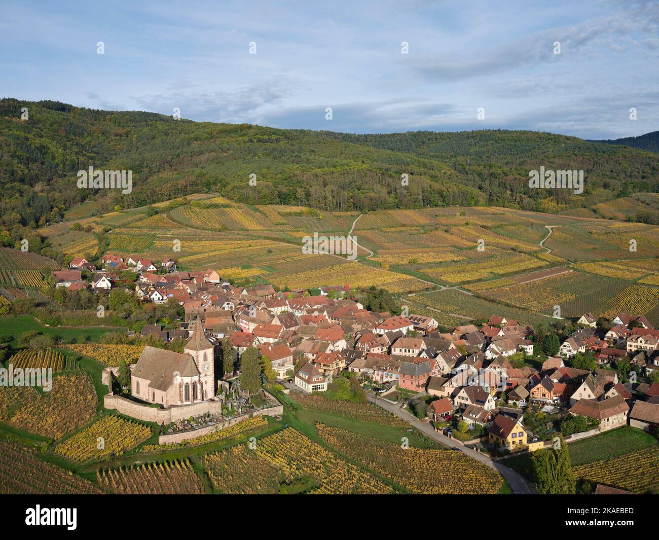 Les plus beaux villages de france les plus beaux villages hi-res stock ...
