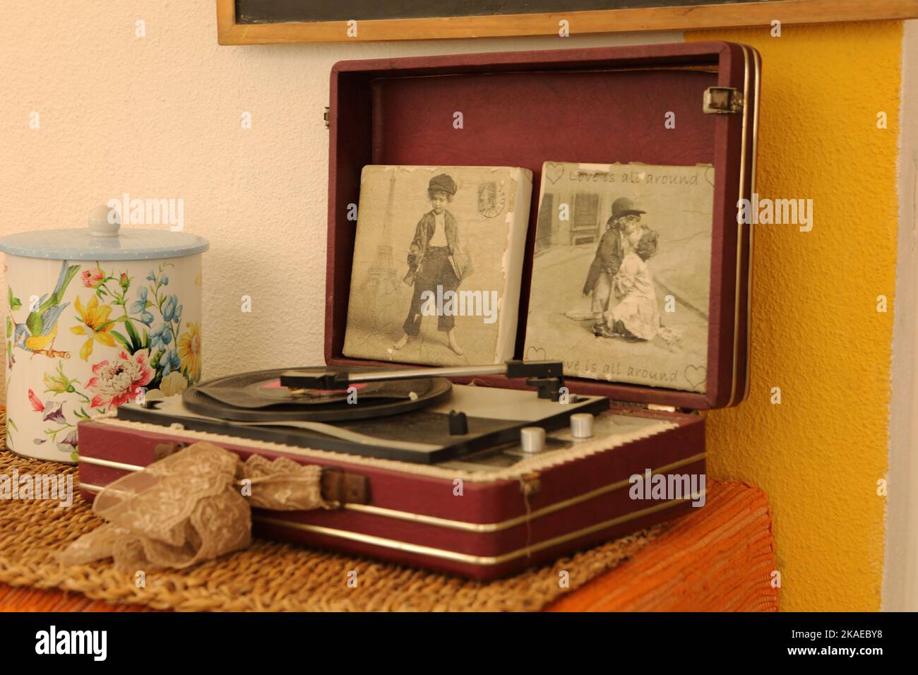 Stereo record player hi-res stock photography and images - Alamy
