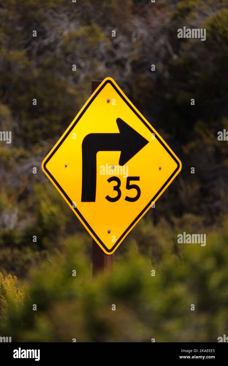 Curved sign hi-res stock photography and images - Alamy