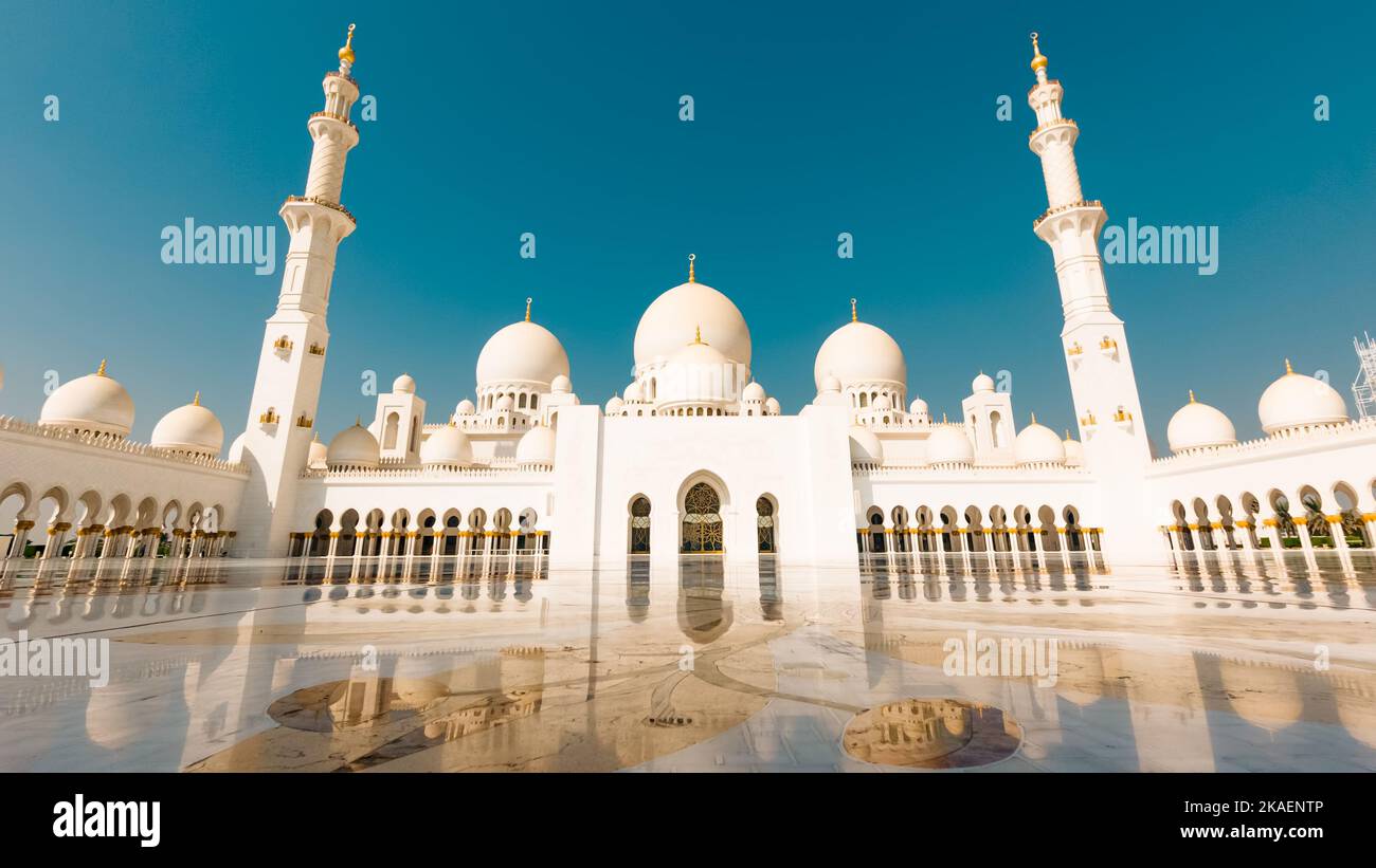 Abu dhabi, UAE - 3rd october, 2022: Sheikh Zayed Mosque in clear blue ...