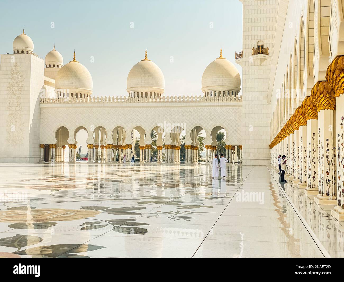Abu dhabi, UAE - 3rd october, 2022: Sheikh Zayed Grand Mosque in Abu ...
