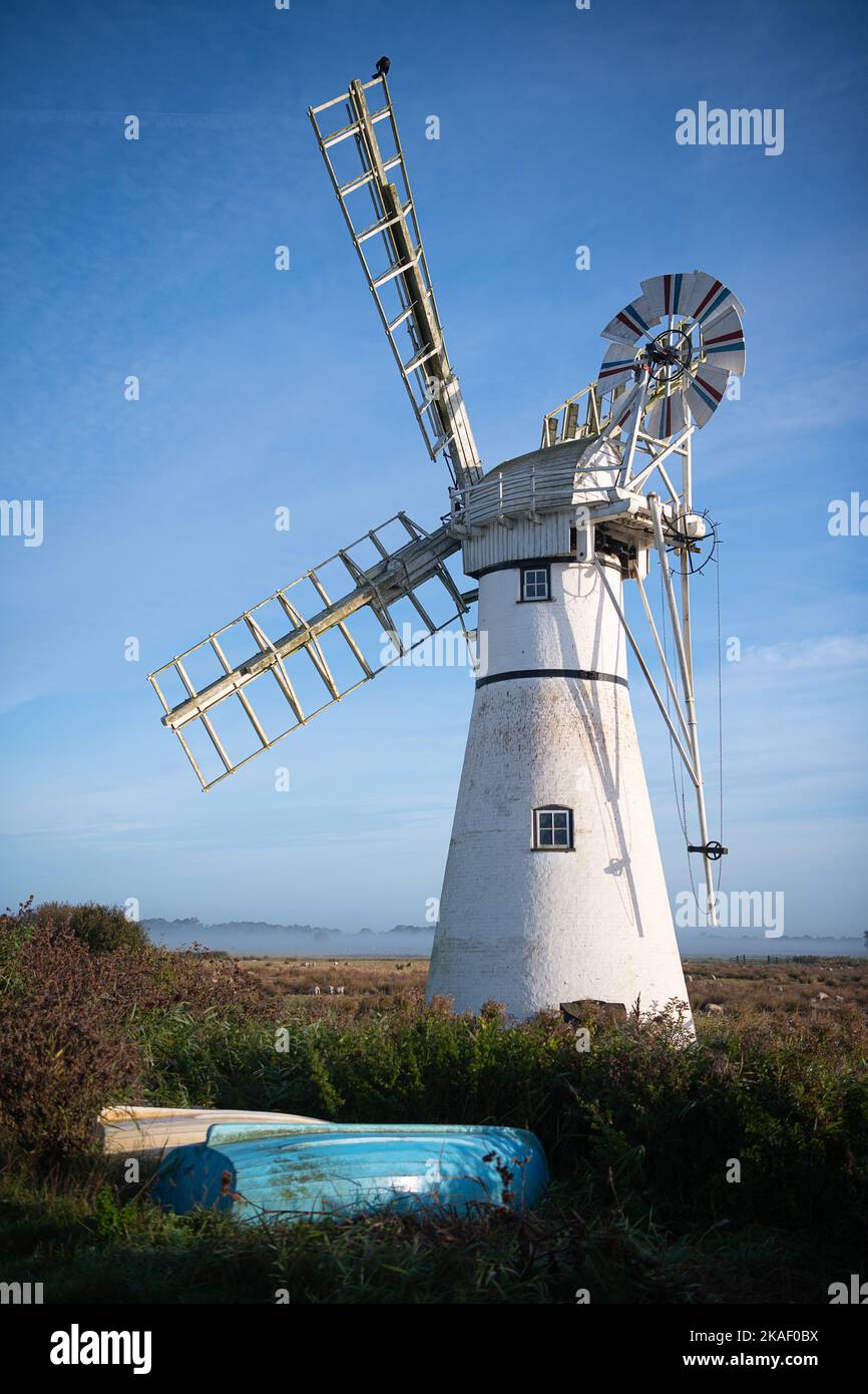 Windmill at the Thurne Staithe, river Thurne, Norfolk Broads Stock ...