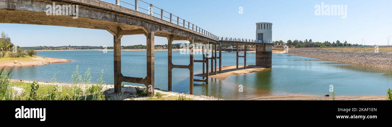 Montargil dam hi-res stock photography and images - Alamy