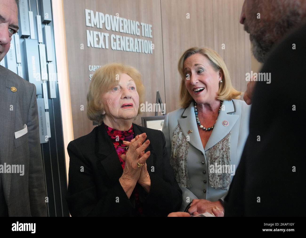 Creve Coeur, United States. 02nd Nov, 2022. Holocaust survivor Gloria ...