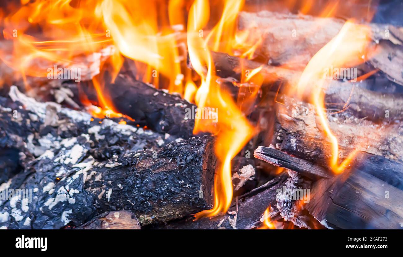 Flame of fire burning in the brazier Stock Photo - Alamy