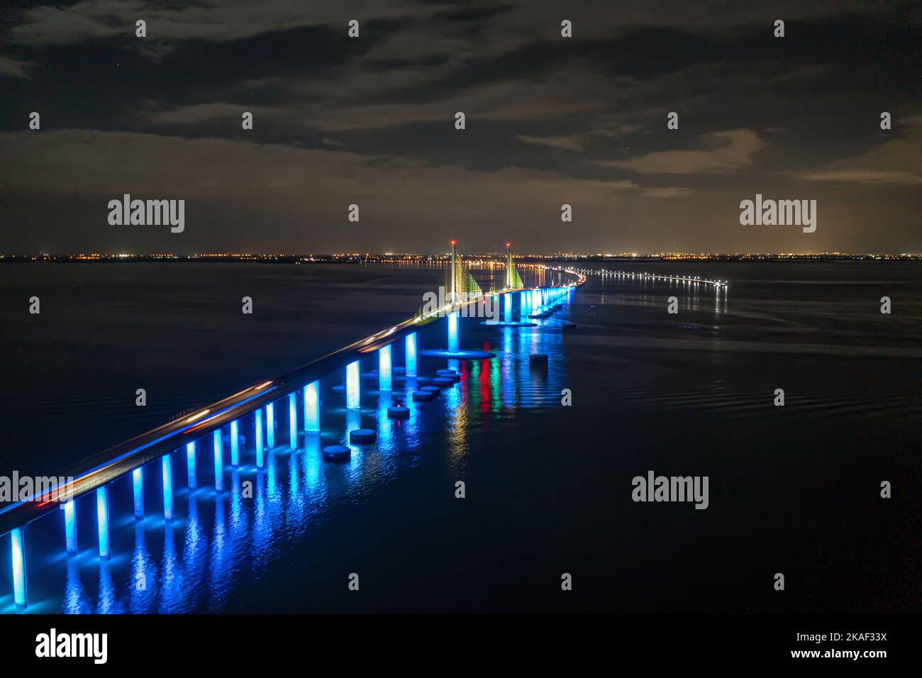 Skyway Bridge At Night _ Skyway Bridge Boat Tour from Anna Maria Island ...
