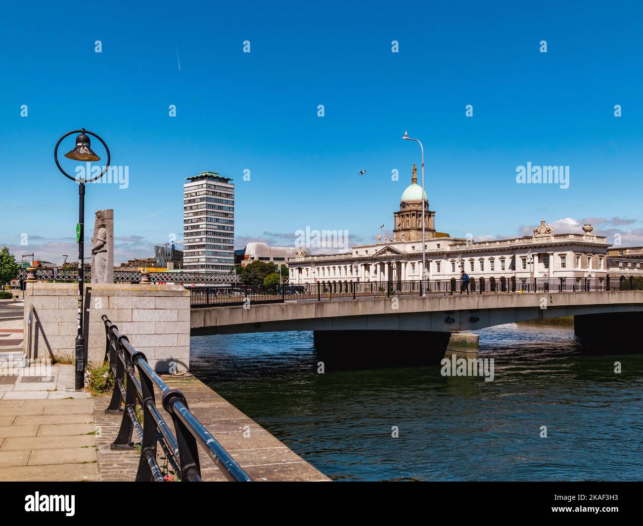 Dublin blue sky hi-res stock photography and images - Alamy