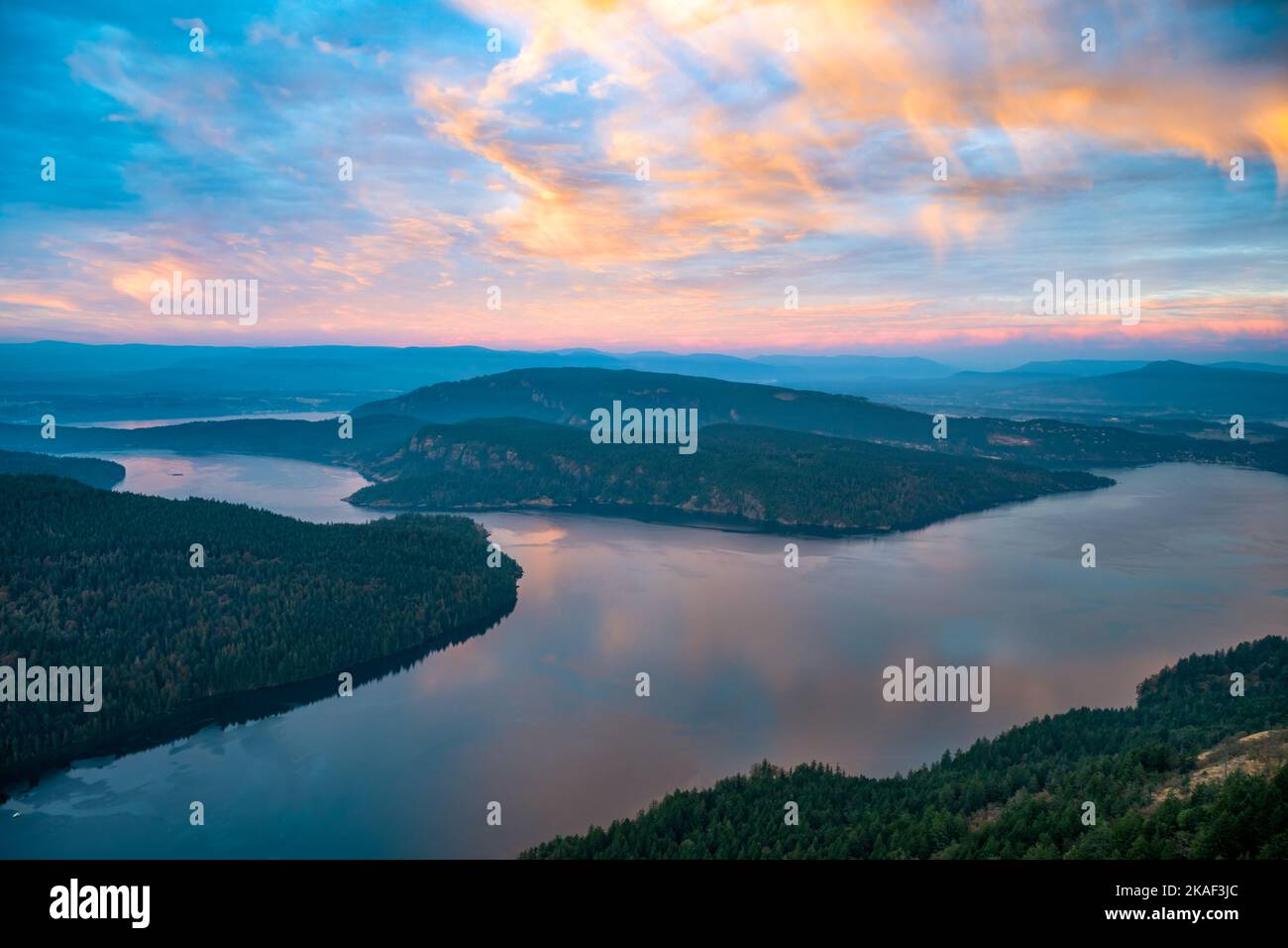 Mount maxwell provincial park hi-res stock photography and images - Alamy