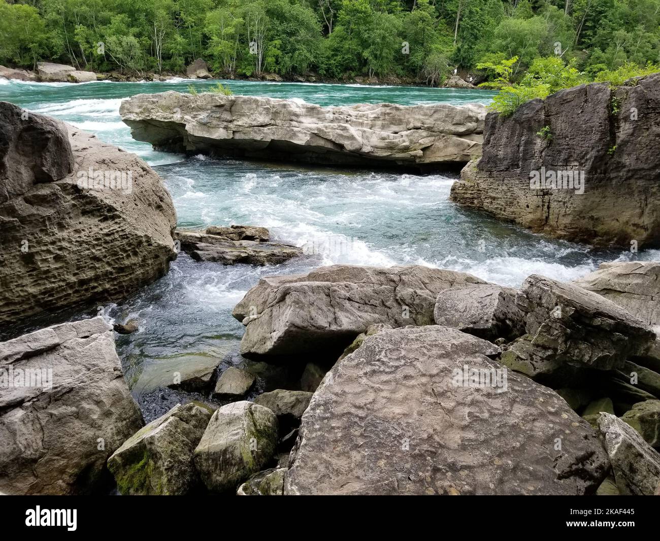 Niagara river rocks hi-res stock photography and images - Alamy