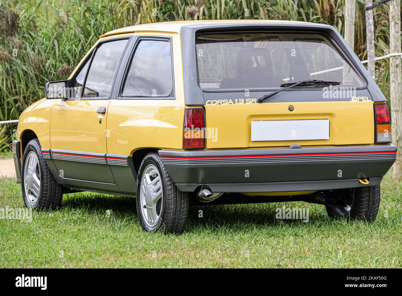 Opel Corsa 1998 Sporty Looks
