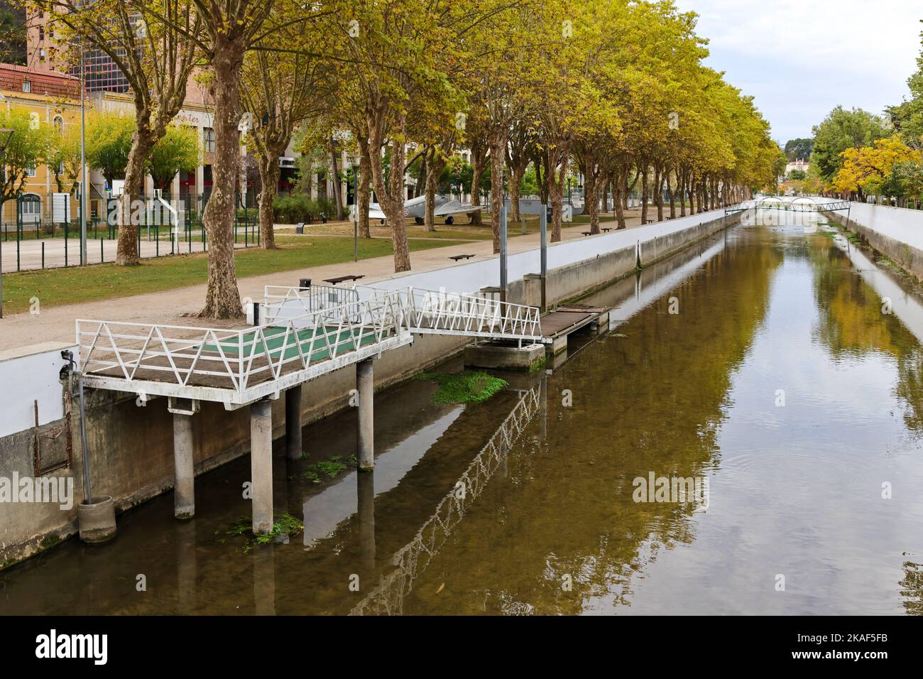 Leiria and portugal and lis river hi-res stock photography and images ...