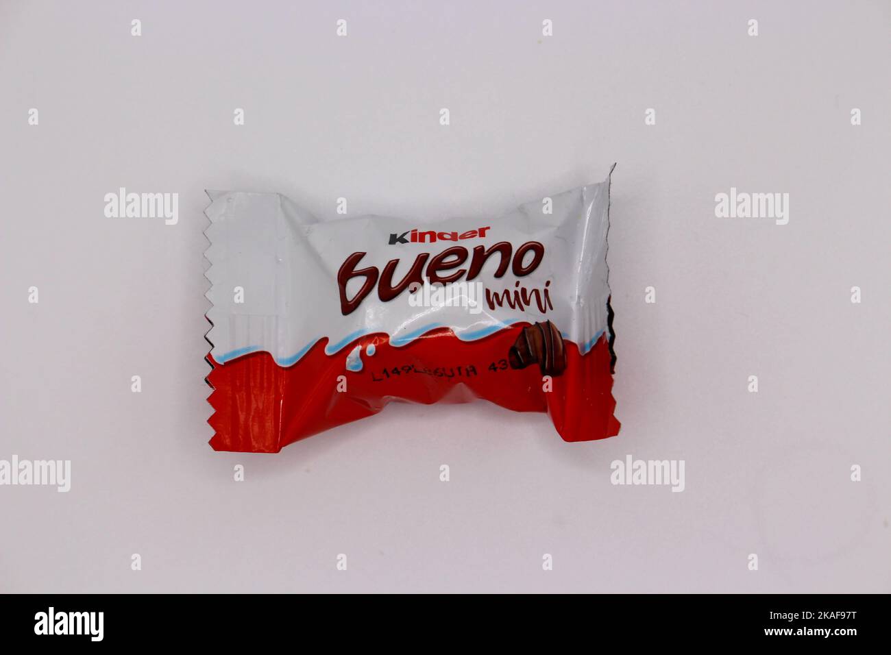 Kinder Bueno Mini Chocolate Stock Photo - Alamy